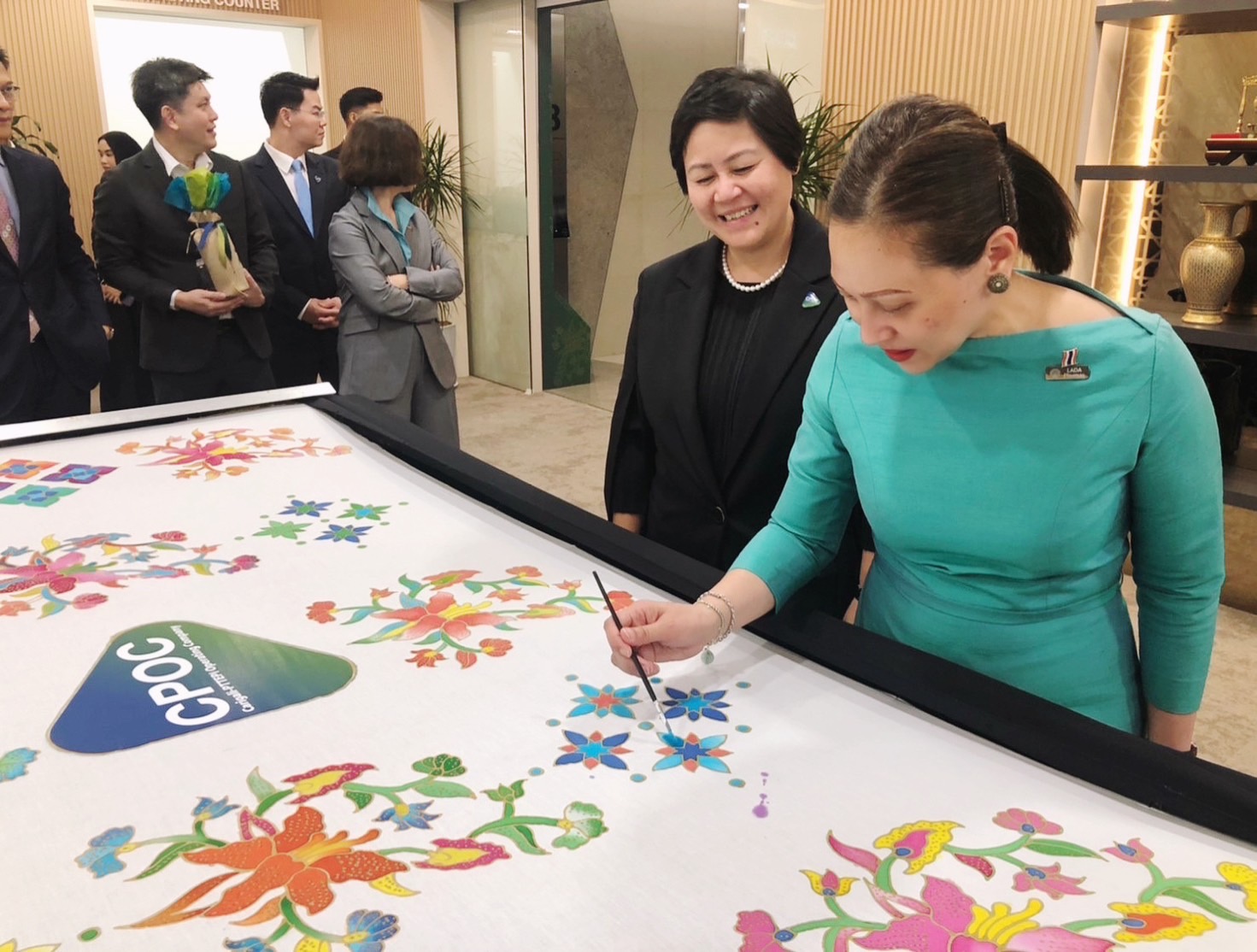 Ambassador of Thailand to Malaysia congratulated the Executives of the ...