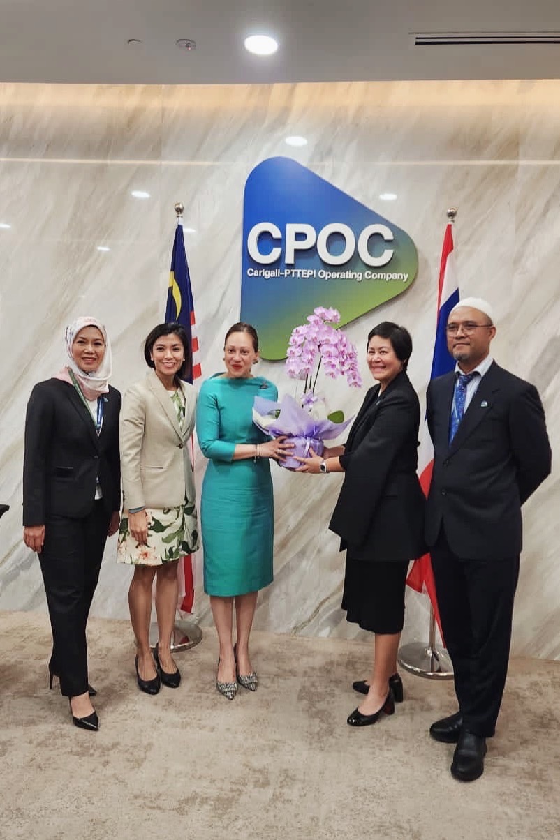 Ambassador of Thailand to Malaysia congratulated the Executives of the ...