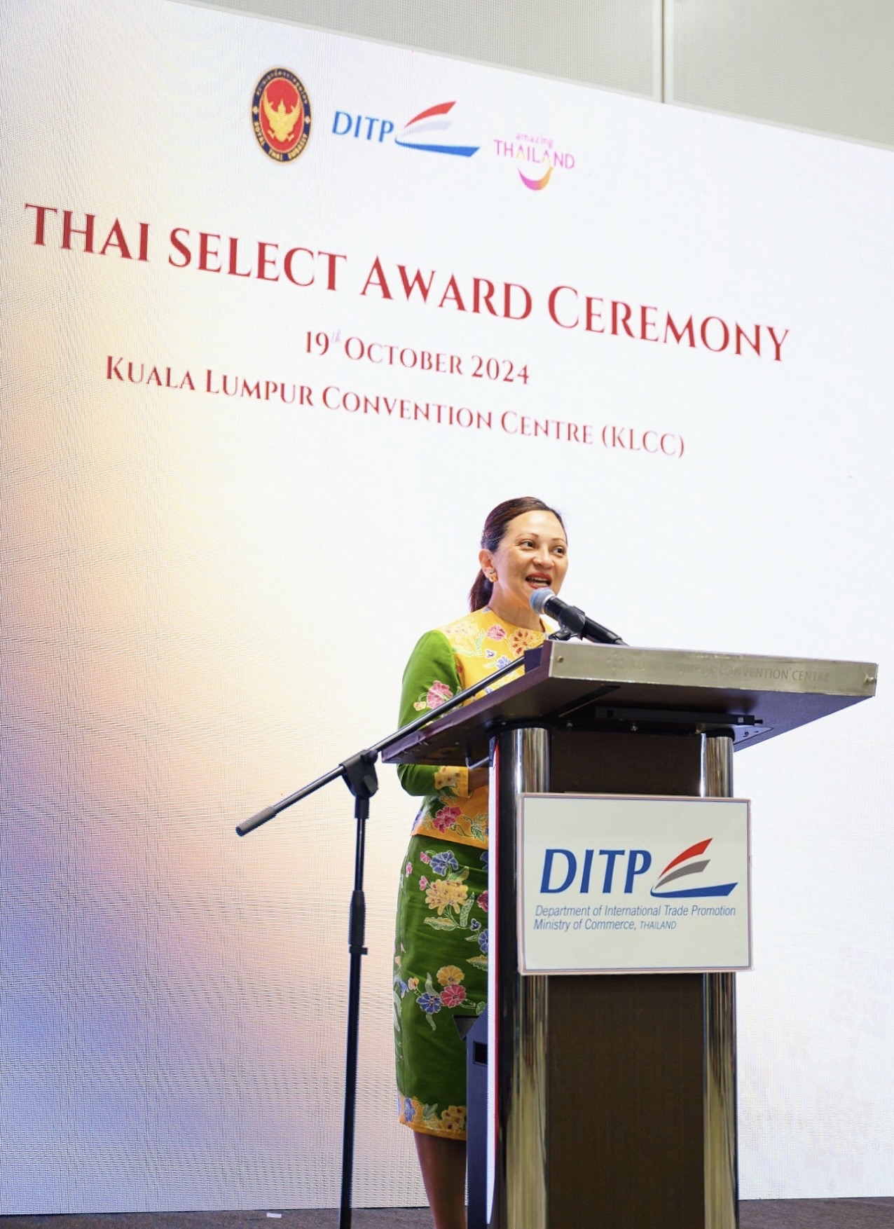 Ambassador presided over Thai SELECT award ceremony - สถานเอกอัครราชทูต ...