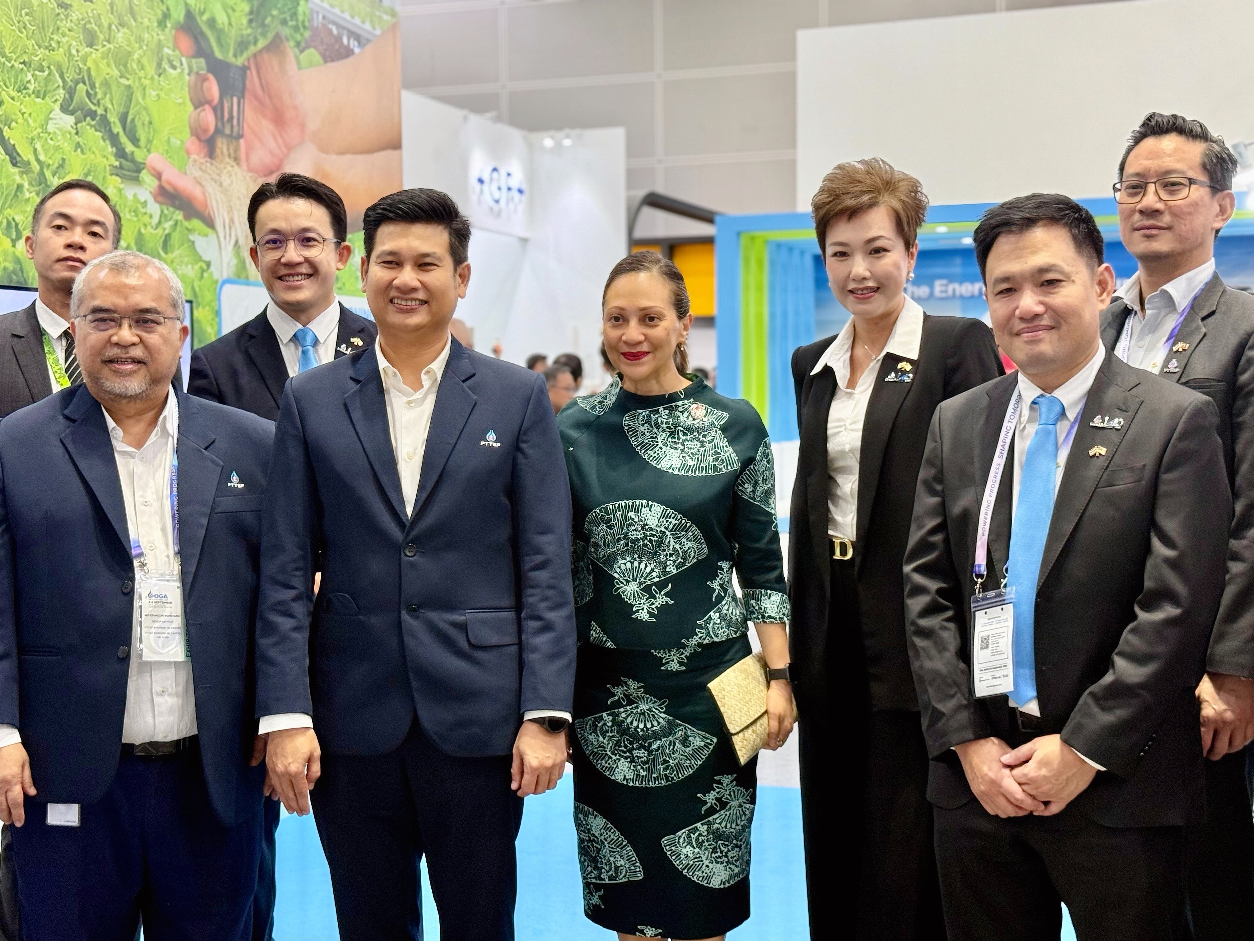 Ambassador visited the PTTEP Malaysia Asset’s Booth at the Oil and Gas ...