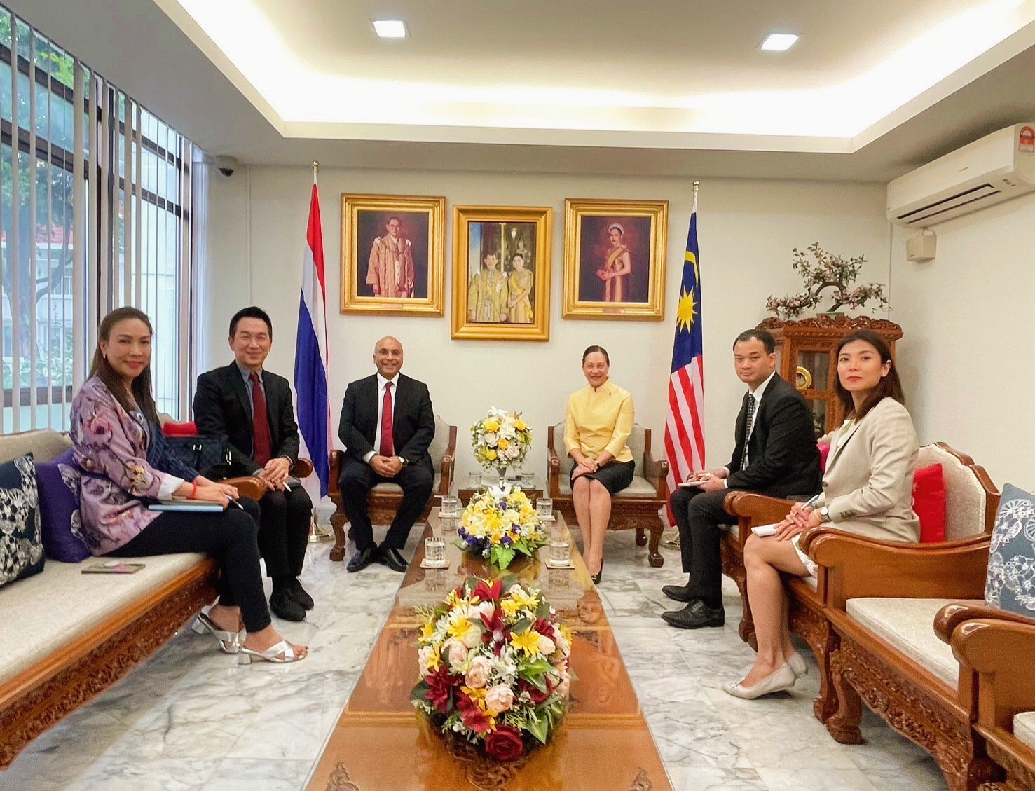 Ambassador welcomed the Executives from SCG International Corporation Co., Ltd. - สถาน ...