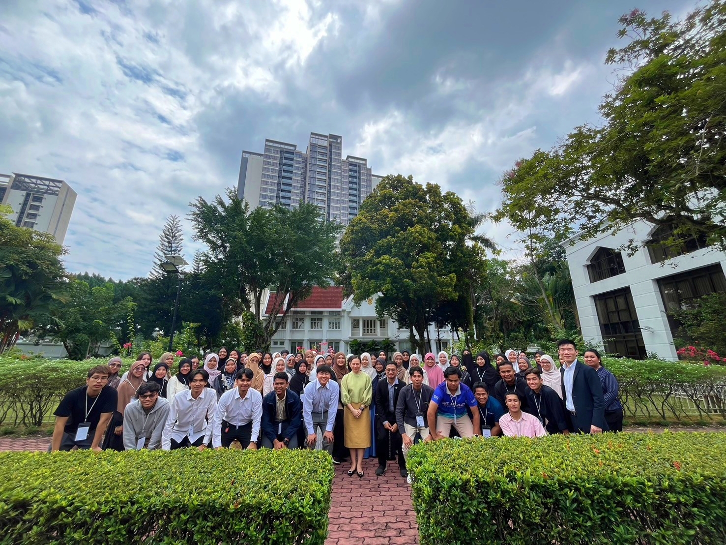 สถานเอกอัครราชทูตฯ จัดโครงการเตรียมความพร้อมสู่วัยทำงาน ประจำปี 2567 สร้างองค์ความรู้ด้านความ ...