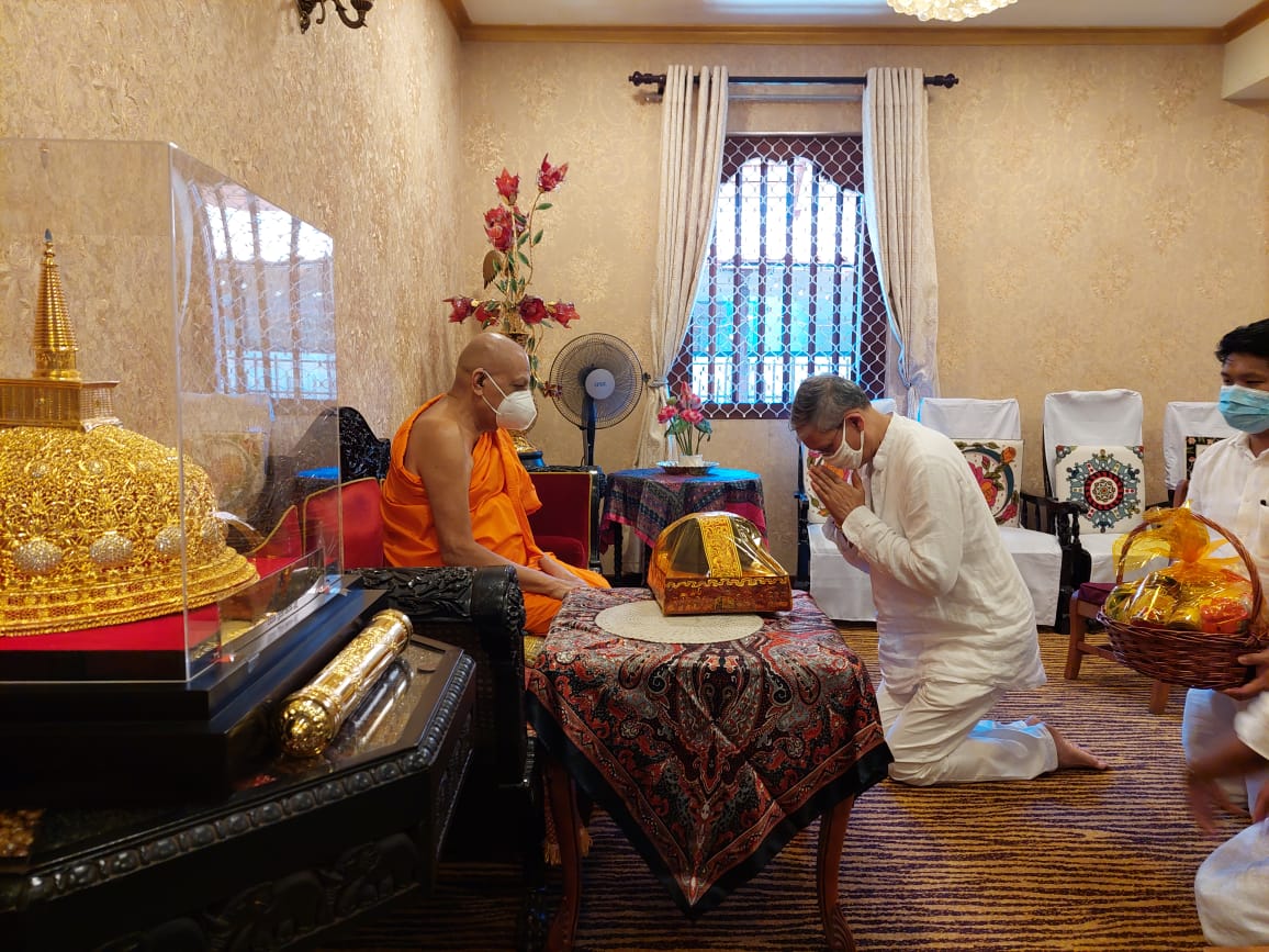 Ambassador paid homage to Mahanayake Thero of the Malwatta Chapter of ...