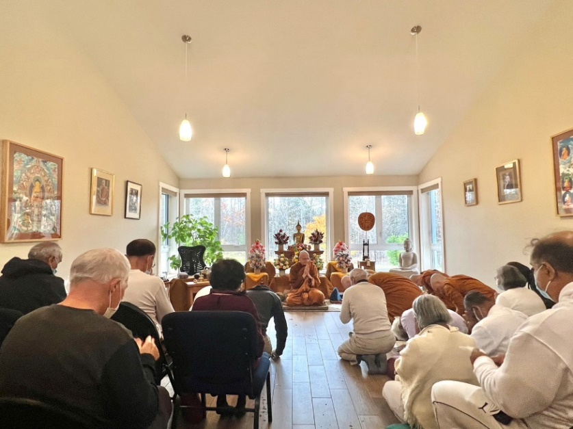 The “Ok Phansa” ceremony to mark the End of Buddhist Lent at Tisarana ...