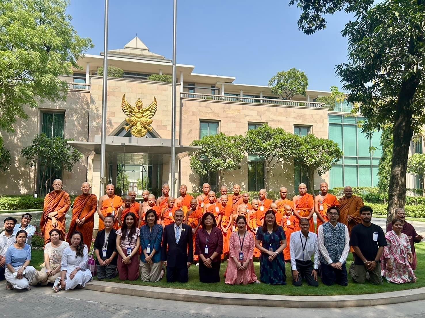 Royal Thai Embassy welcomed venerable monks and novices from Bhogal ...