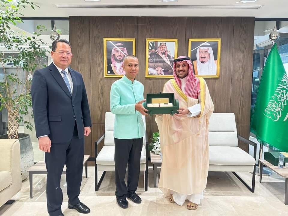 เอกอัครราชทูตฯ และผู้ว่าราชการจังหวัดตราด พร้อมด้วยคณะนักธุรกิจจาก ...