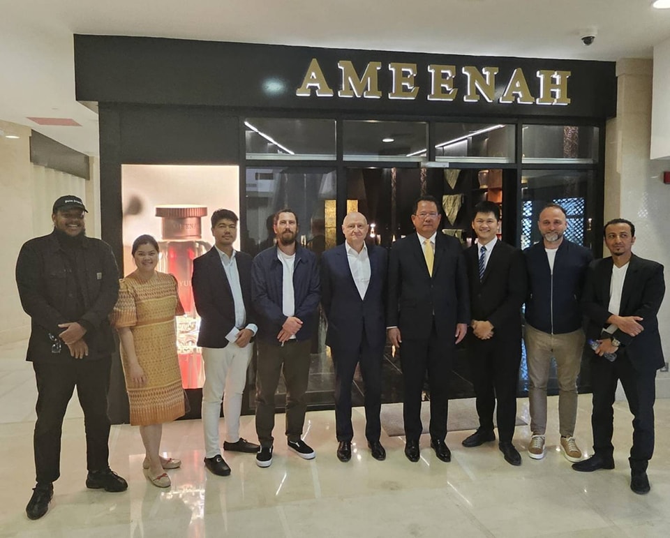 เอกอัครราชทูต ณ กรุงริยาด เยี่ยมชมร้าน Ameenah Flagship Store - สถาน ...
