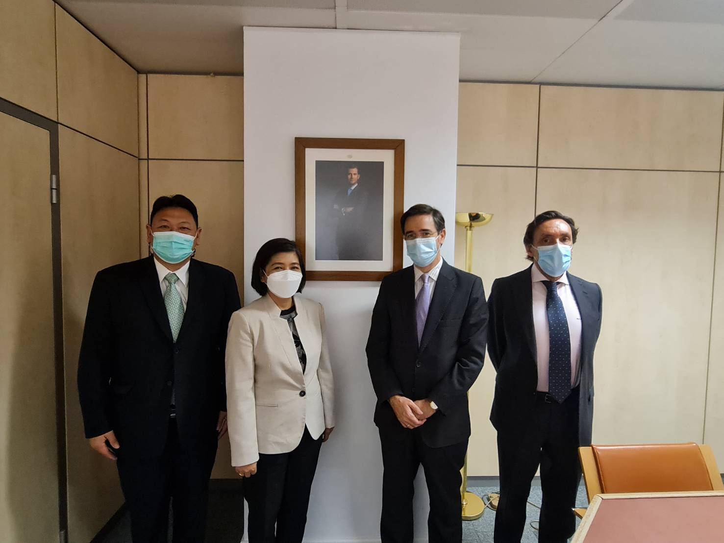 H.E. Mrs. Phantipha Iamsudha Ekarohit, Ambassador of Thailand to Spain ...