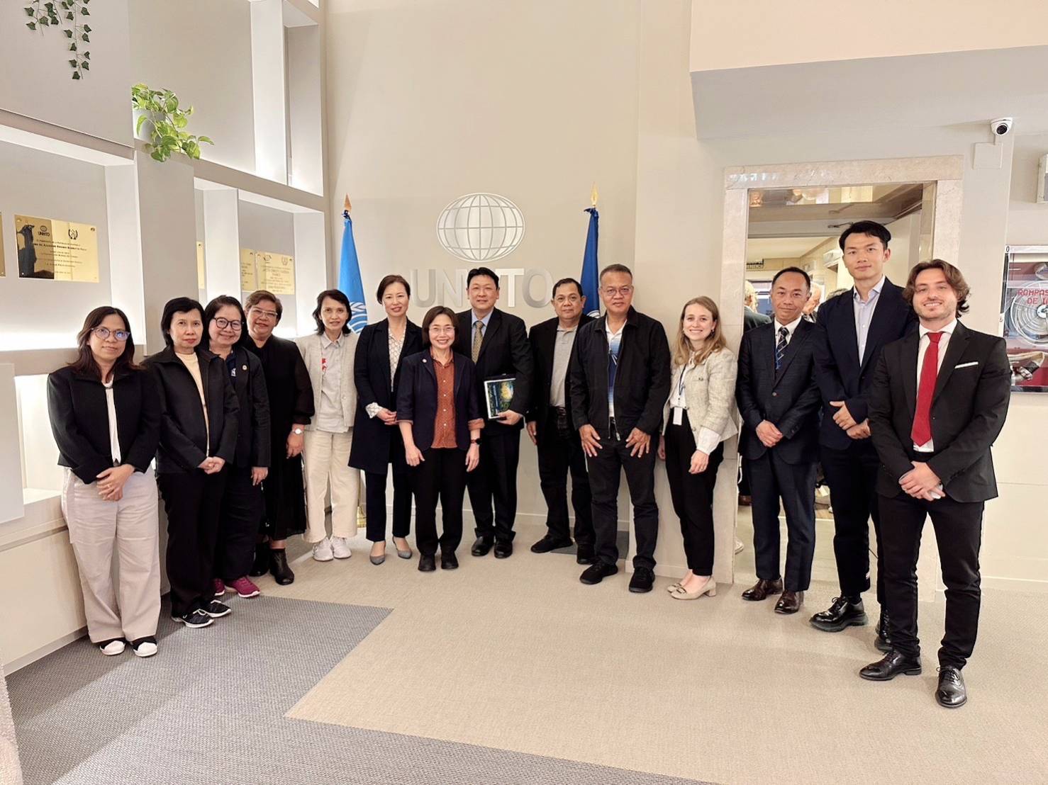 Ambassador of Thailand to Spain assigned Minister to welcome and ...